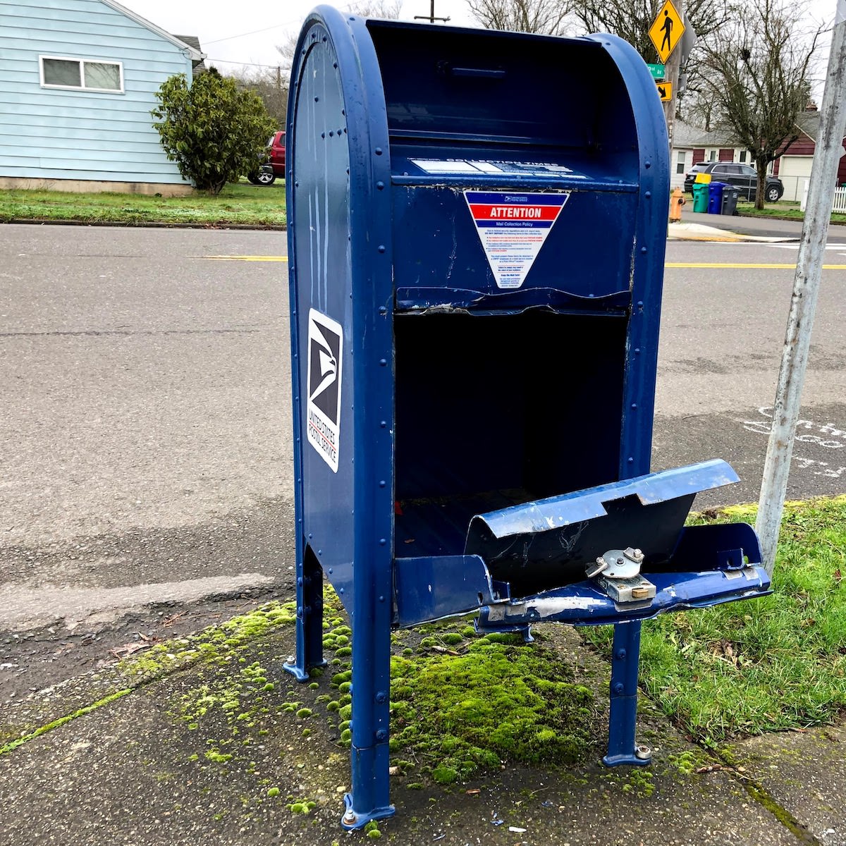 SE 92nd and Hawthorne mailbox-1 – Montavilla News