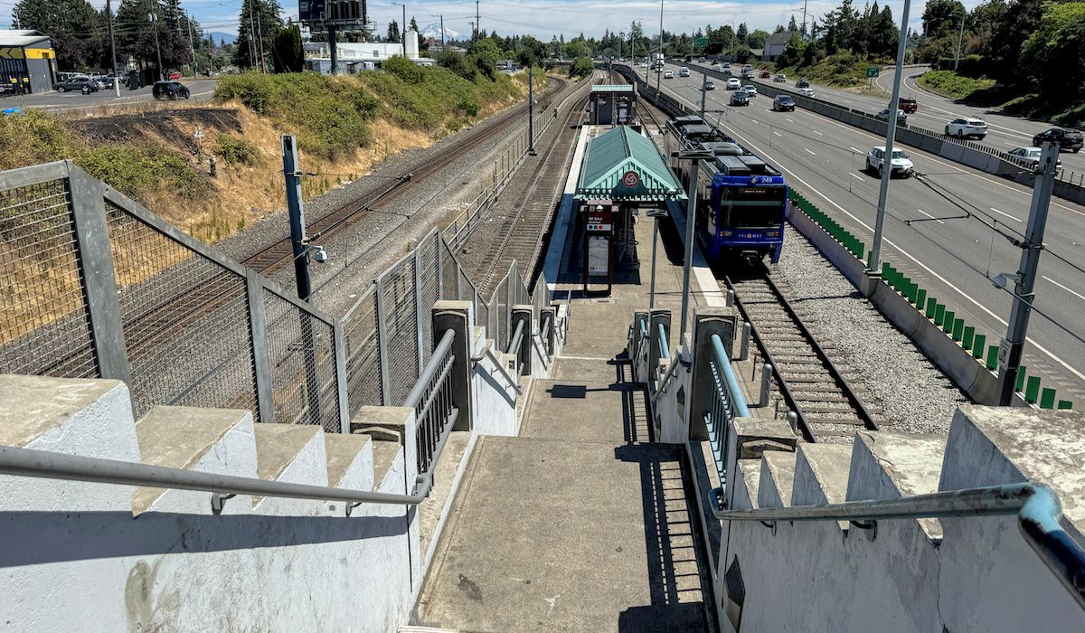 Artist Needed for NE 82nd Ave MAX Station – Montavilla News